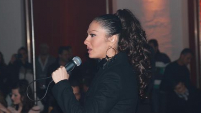 Adelina Ismajli Dhe Triumf Riza