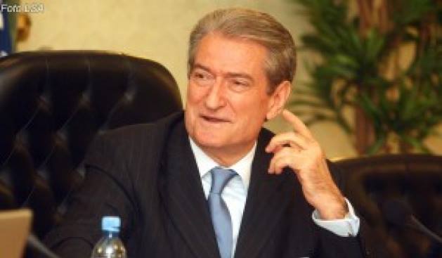 25-vjetori i revolucionit antikomunist, Berisha i ftuar në ceremonitë ...