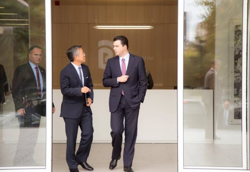 After meeting with Rama, Ambassador Lu holds a meeting with the leader ...