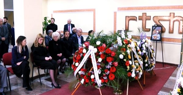 The last farewell to Francis, Tefta Radi brings everyone to tears with ...