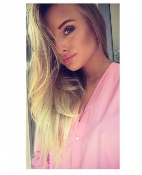 The national football player, in Ibiza with his German girlfriend ...