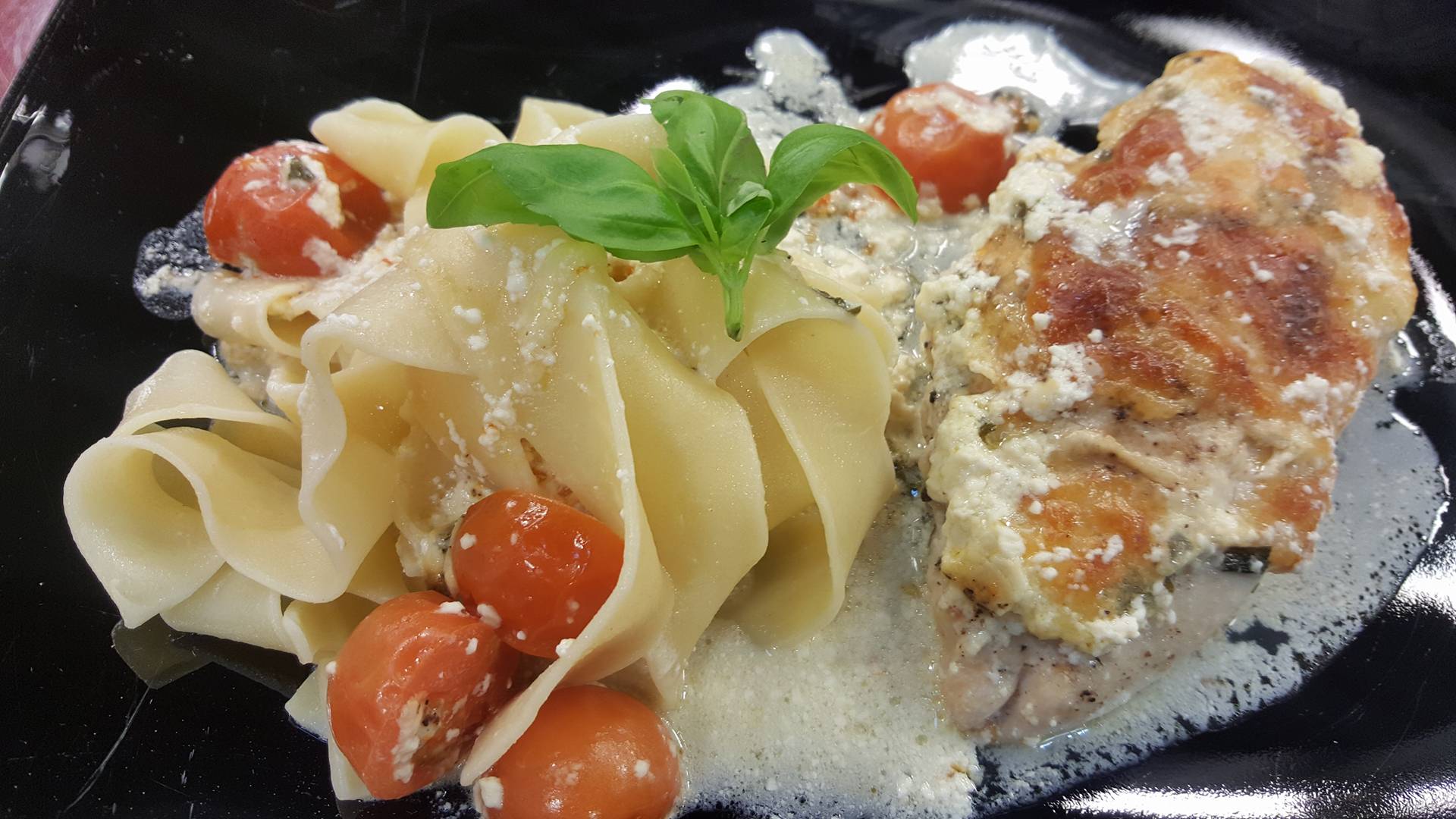 Fileto pule me krem djathi dhe borzilok - Balkanweb.com - News24