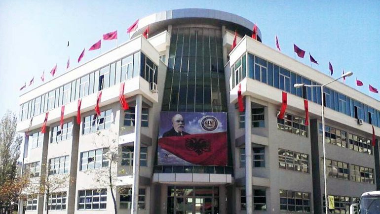 Universiteti i Vlorës zhvat studentët, 80 mijë lekë për planin ...
