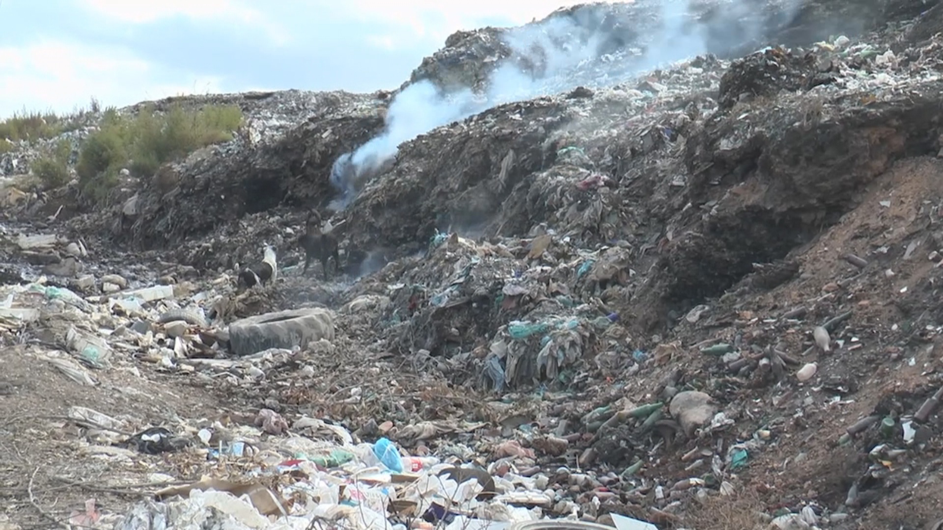 Ndotja në Durrës, Bashkia: Nuk kemi kompetenca dhe as lekë! – Balkanweb ...