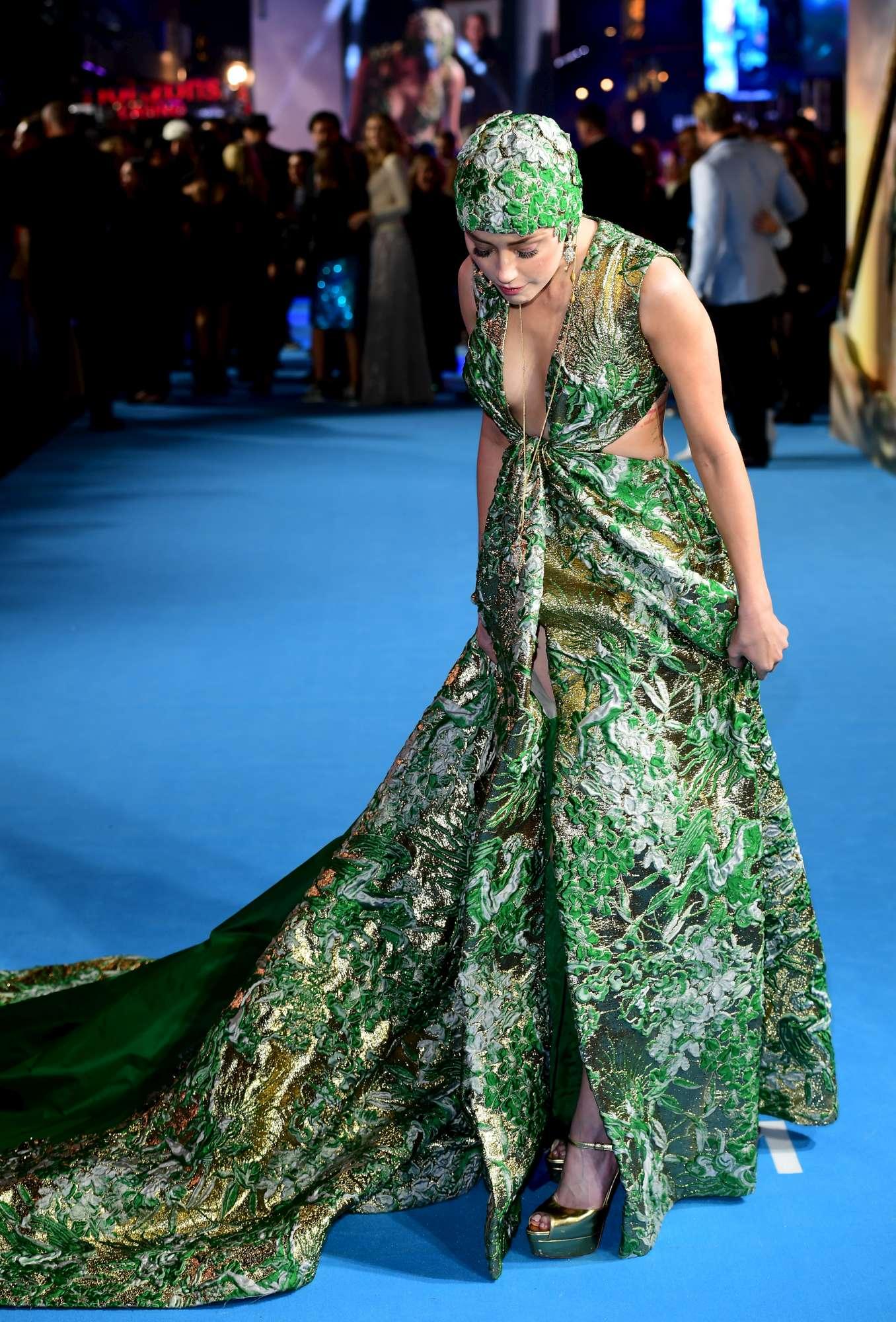 Amber Heard, mahnitëse në premierën botërore të “Aquaman” – Balkanweb ...