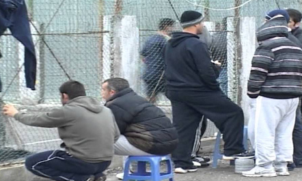 Burgu i Burrelit i mbipopulluar, të dënuarit refuzojnë drekën ...