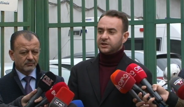 Protests at Unaza/Former MP Klevis Balliu arrested, 3 charges ...