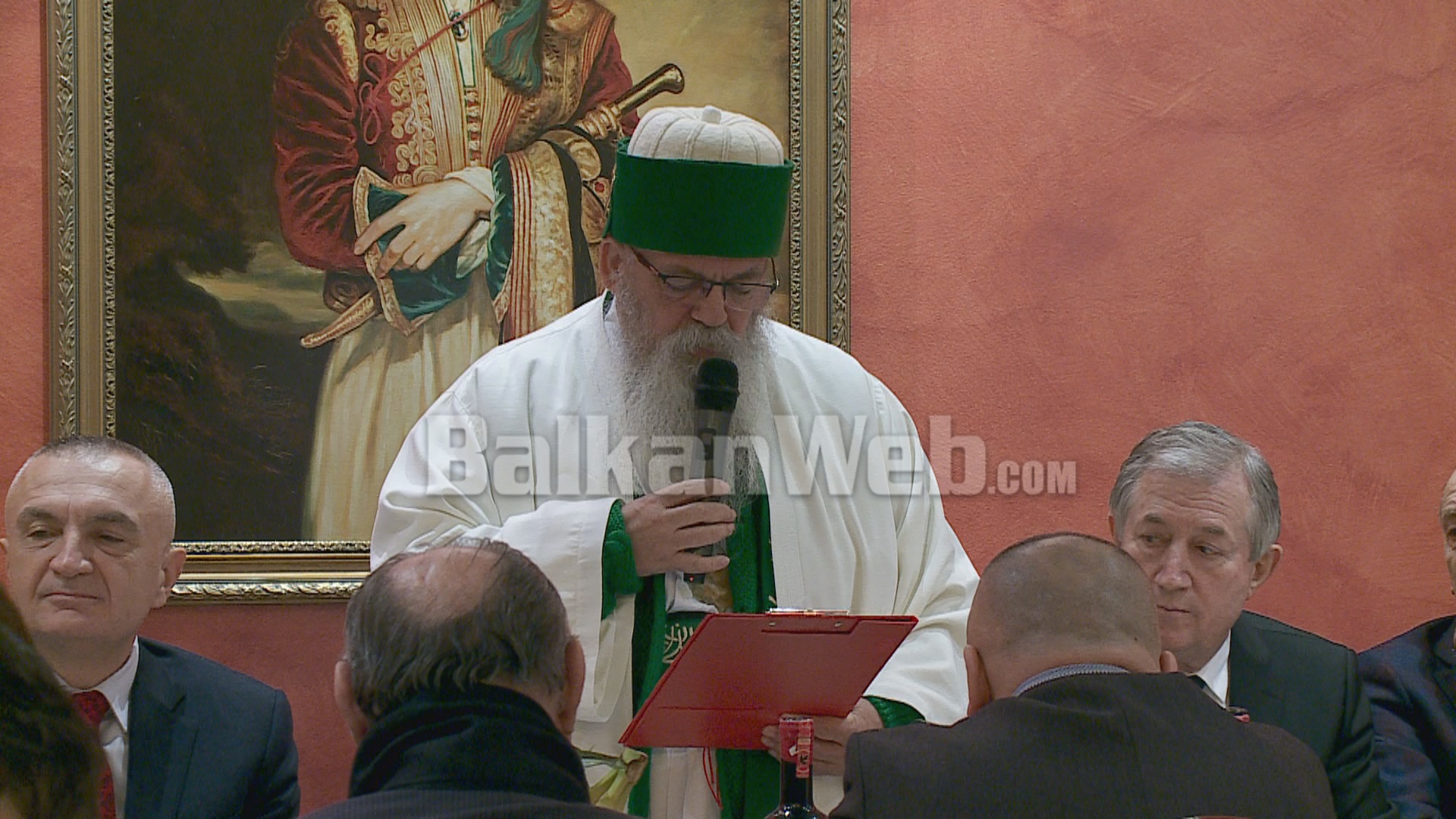 Baba Mondi mbledh mediat në darkën festive të Vitit të Ri – Balkanweb ...