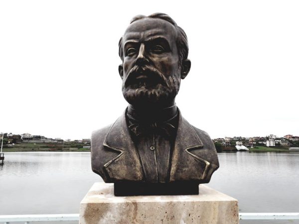 Sami Frashëri e propozoi kryeqytet, Belshi e nderon me një bust ...