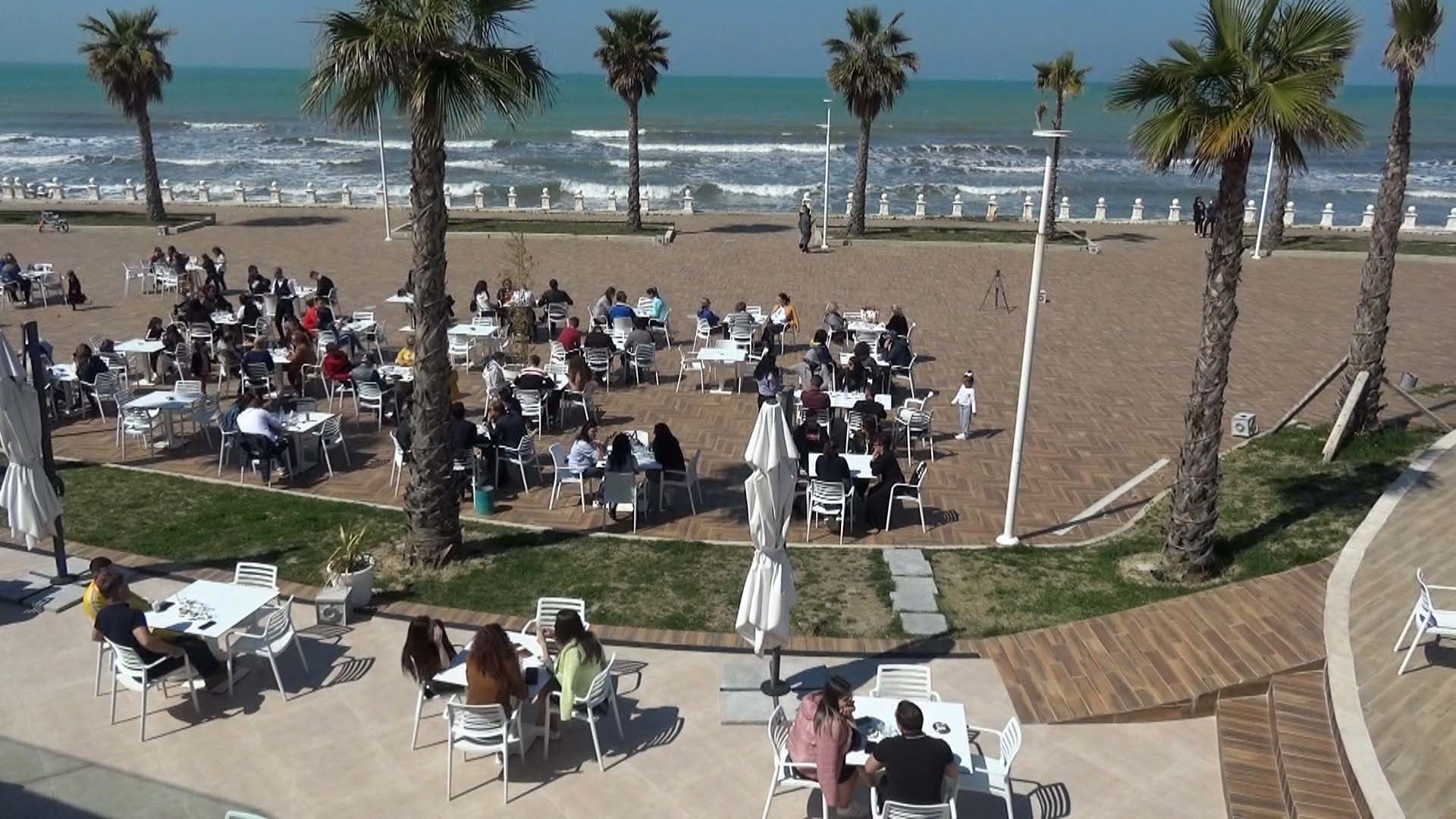 On sunny days, the "Prestige" coast is "conquered", the favorite ...