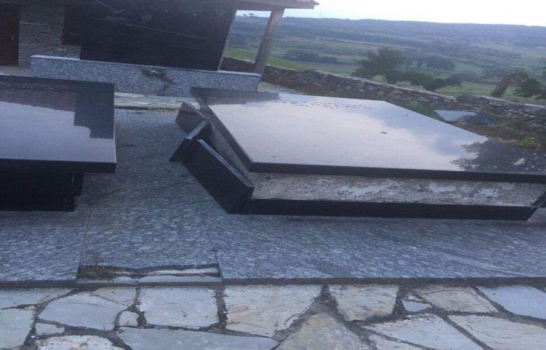 E turpshme! Dëmtohet varri i heroit kombëtar, Azem Galica – Balkanweb ...