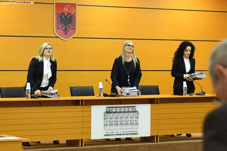 Konfirmohet prokurorja Elida Kaçkini,shkarkohet gjyqtari Mustafaj ...