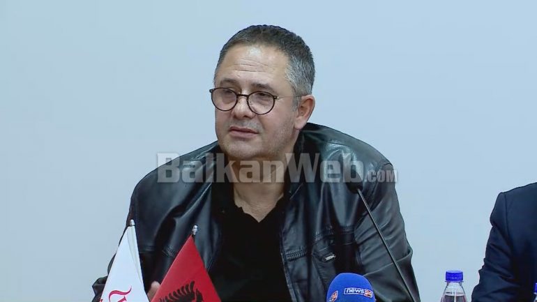 “Një njeri që ka 100 mijë $ thotë a duhet t’i humb të gjitha apo t’i ...