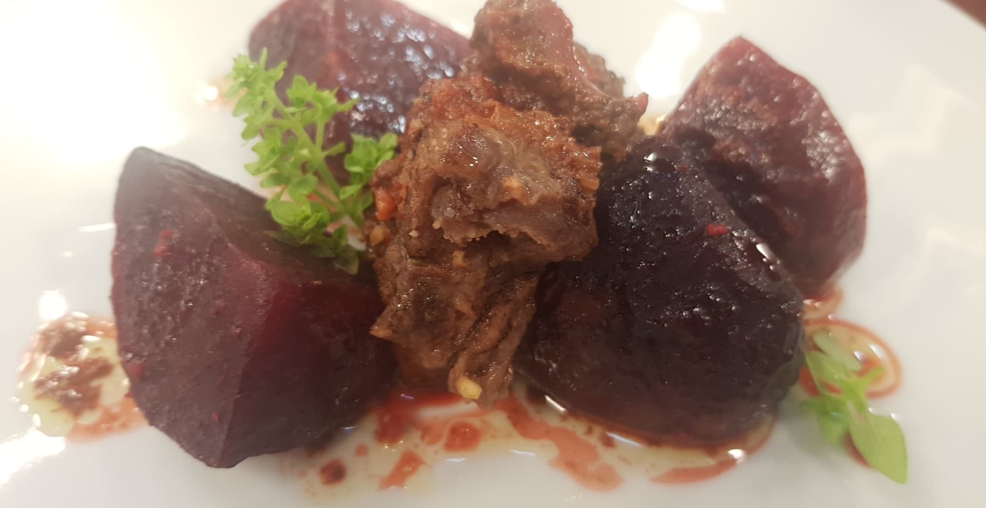 Video/ Panxhare me mish viçi – Balkanweb.com – News24