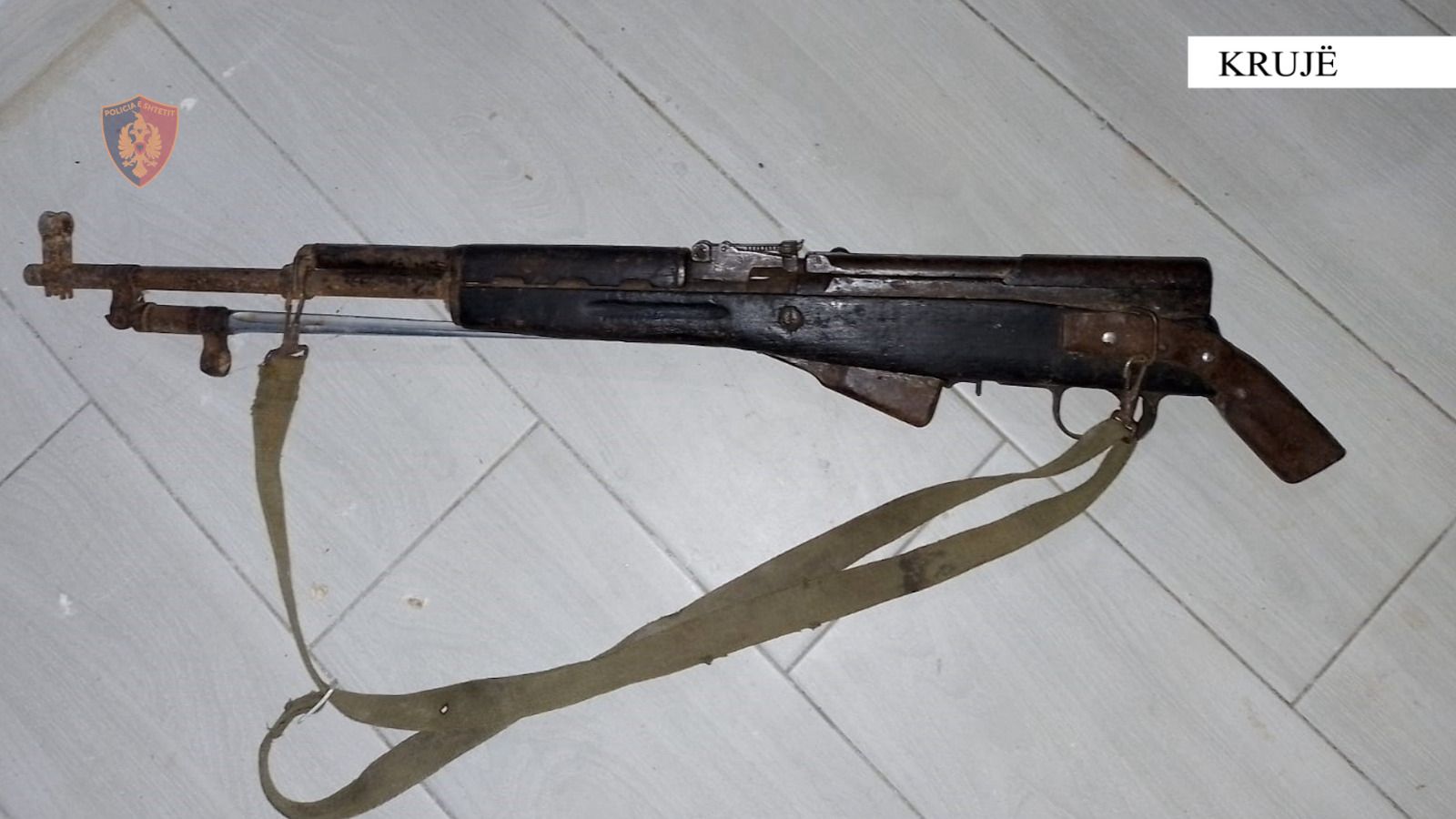 EMRI/ U kap me pushkë në banesë, pranga 55-vjeçarit në Krujë ...