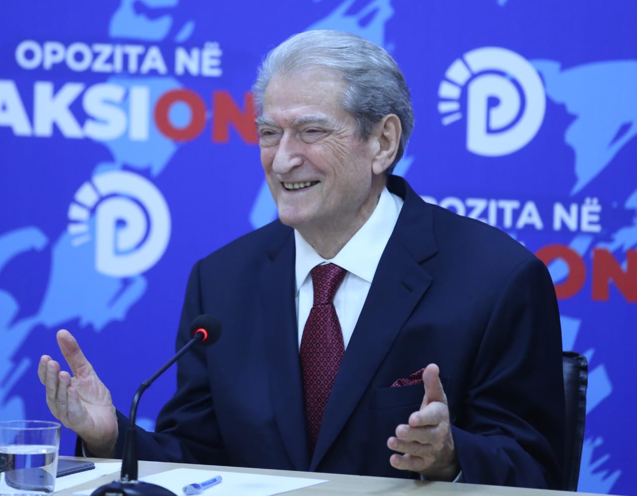 “Dhëndri juaj u lirua nga Edi Rama?”, Berisha-gazetarit: Nuk ka lidhje ...