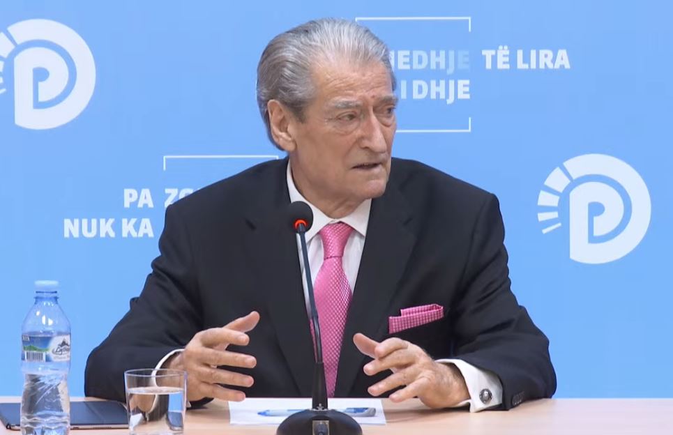 “Zhvillimet dramatike në Parlament janë dëshmi e….”/Berisha për seancën ...