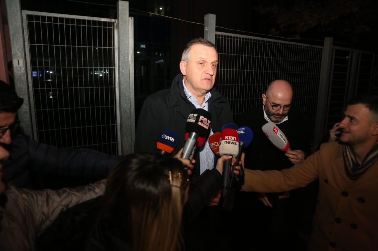 Pas më shumë se 9 orësh, ish-ministri Beqaj del nga SPAK, u mor në ...