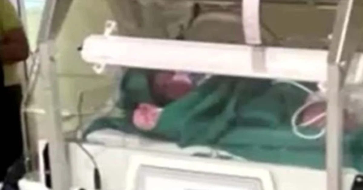 Rekord/ Lind fëmija me peshë mbi 7 kg. Në gjendje të rënduar në spital ...