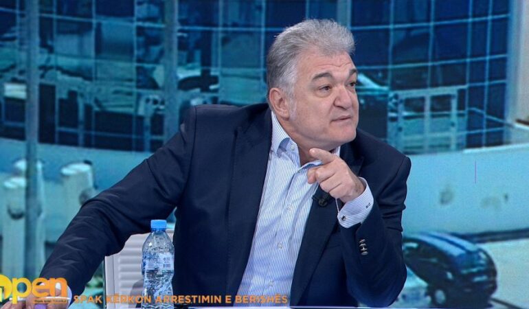 “Lufta” për logon dhe vulën e PD/ “Kërkojnë të mos hyjmë në zgjedhjet e ...