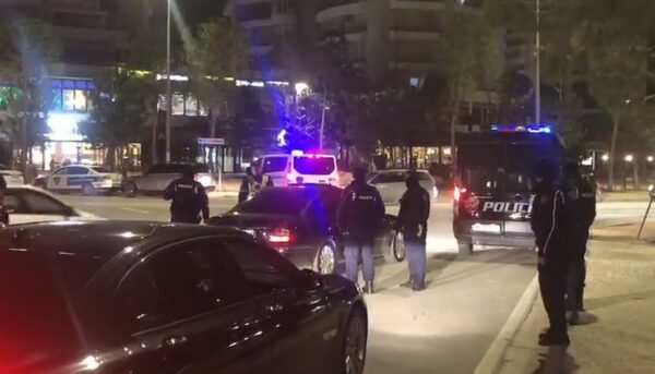VIDEO/ Ekzekutimi me snajper të Gëzim Sinomatit, Vlora blindohet nga ... VIDEO/ Ekzekutimi me snajper të Gëzim Sinomatit, Vlora blindohet nga ...