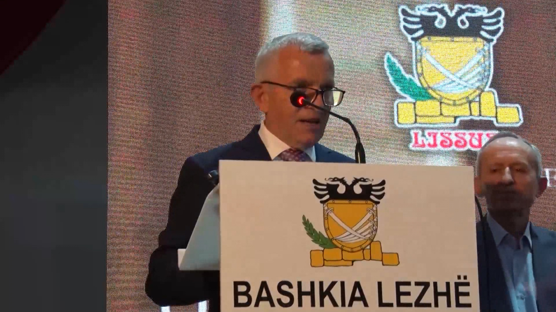Ish-ambasadori shqiptar në Kosovë Qemal Minxhozi shpallet “Qytetar ... Ish-ambasadori shqiptar në Kosovë Qemal Minxhozi shpallet “Qytetar ...