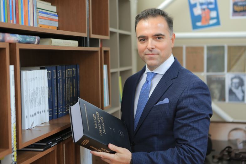 Libri i panjohur i Ismail Qemalit – Balkanweb.com – News24