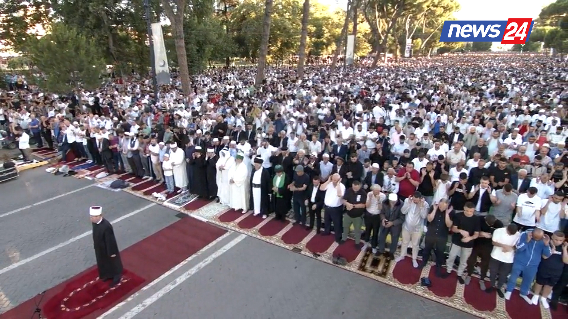 PHOTOS + VIDEO / Muslim believers celebrate Eid al-Adha throughout ...