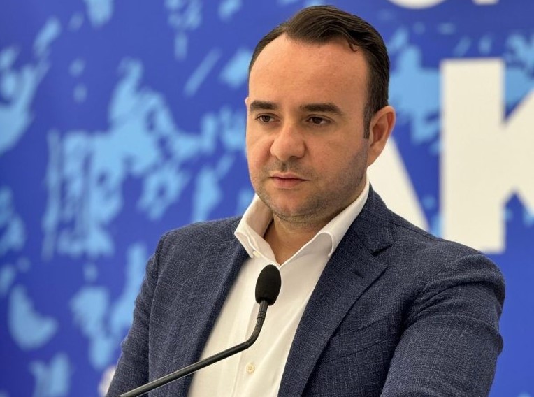 Klevis Balliu intervistë për mediat greke: Berisha, kërcënimi më i madh ...