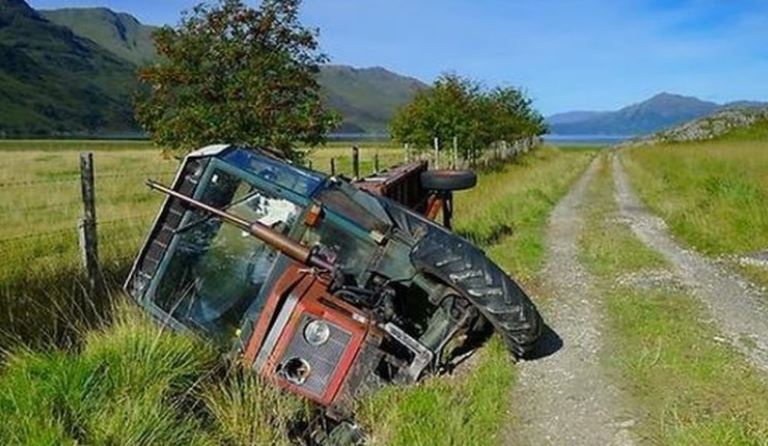 61-year-old dies after falling from tractor in Poliçan – Balkanweb.com ...