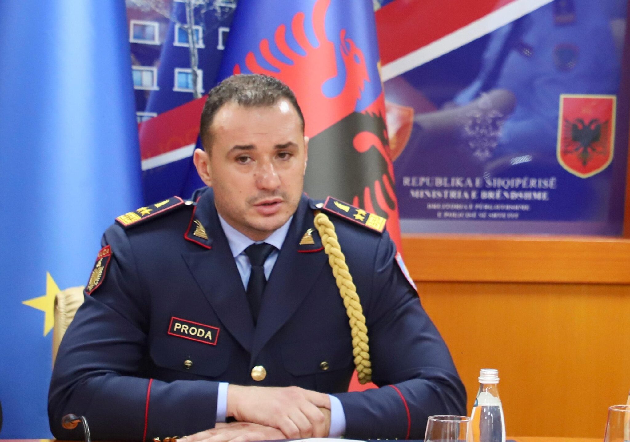 “Ruani qetësinë, mos u provokoni”, takimi i kryepolicit Proda me shefat ...