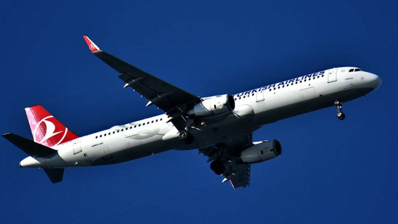 Turkish pilot dies during flight, plane had to make emergency landing ...