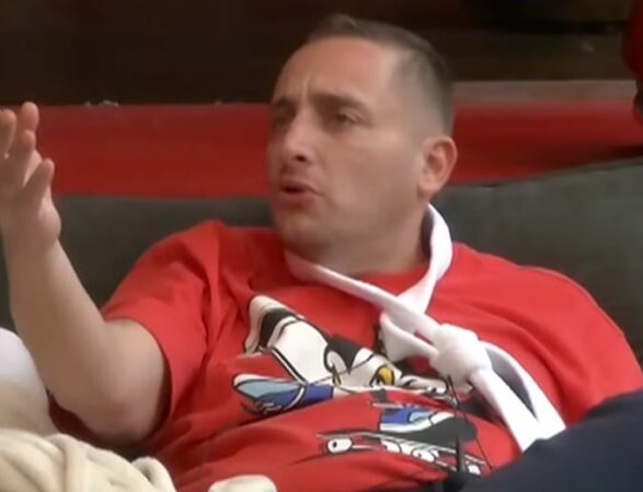 Rezart Veleshnja packs his suitcase and wants to leave the "Big Brother ...