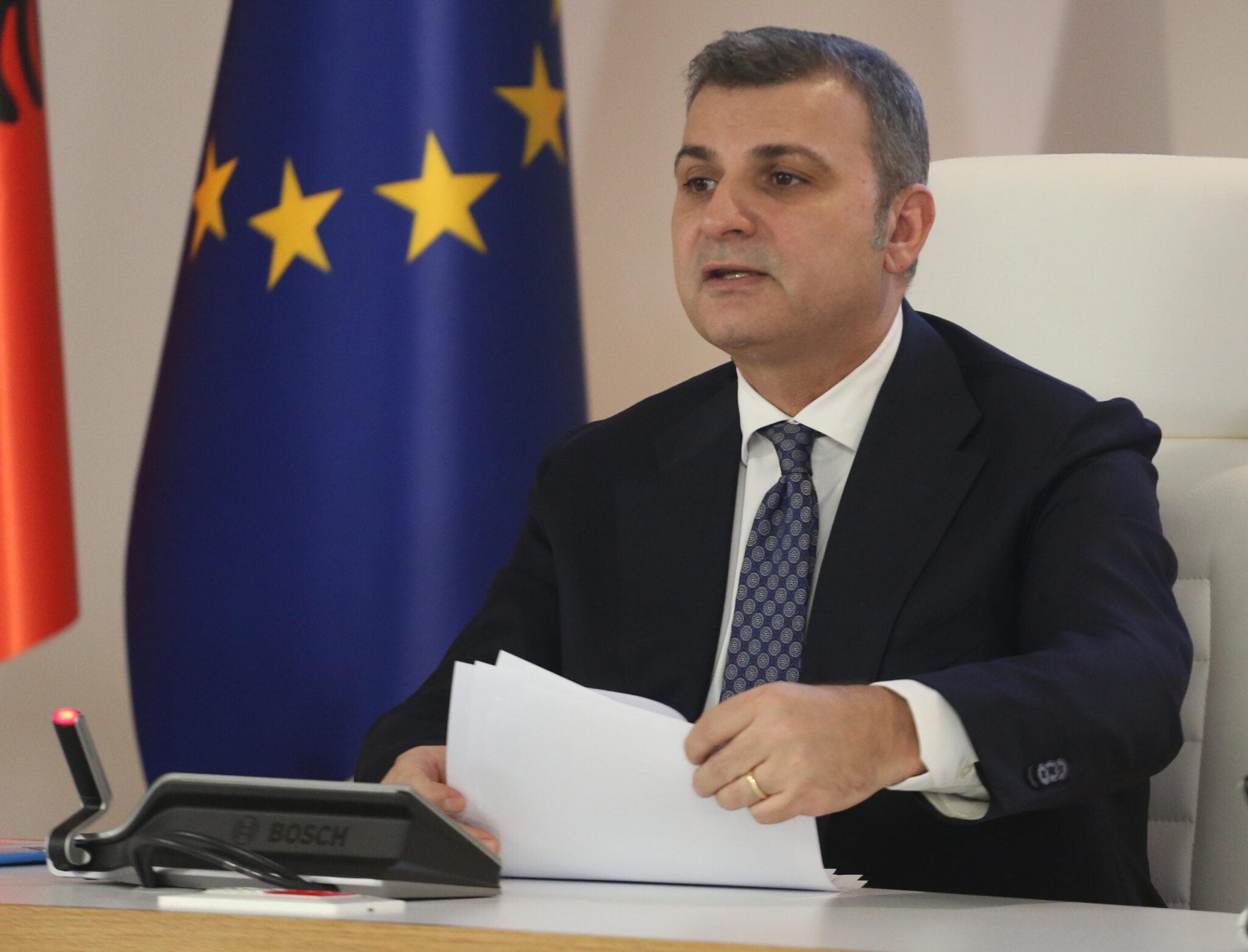 Bank of Albania does not change the base interest rate for the lek ...