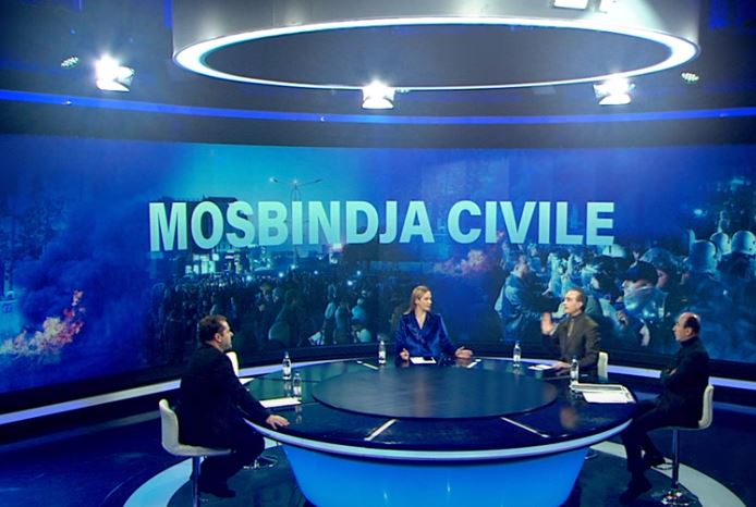 "Are you responsible if you shoot the officer?"/ Debate in the studio ...