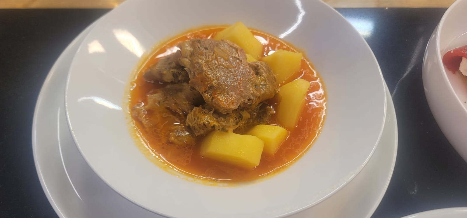 Jahni me patate e mish të pjekur – Balkanweb.com – News24
