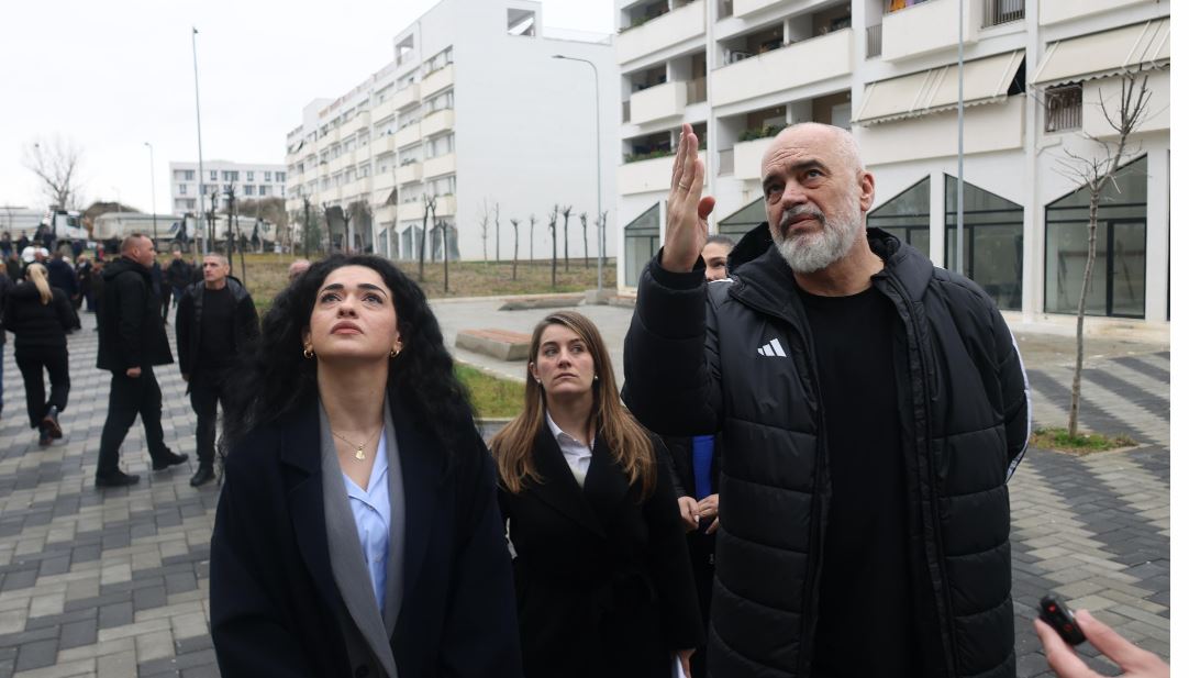 Rama joked with residents at "5 Maji": I couldn't ask my mother to do a ...