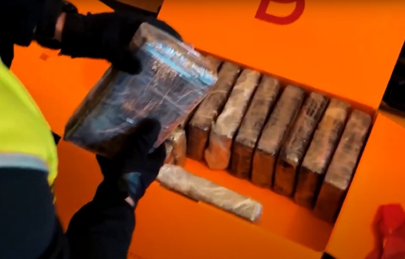 Poles find cocaine worth 15 million euros at the bottom of the Baltic ...