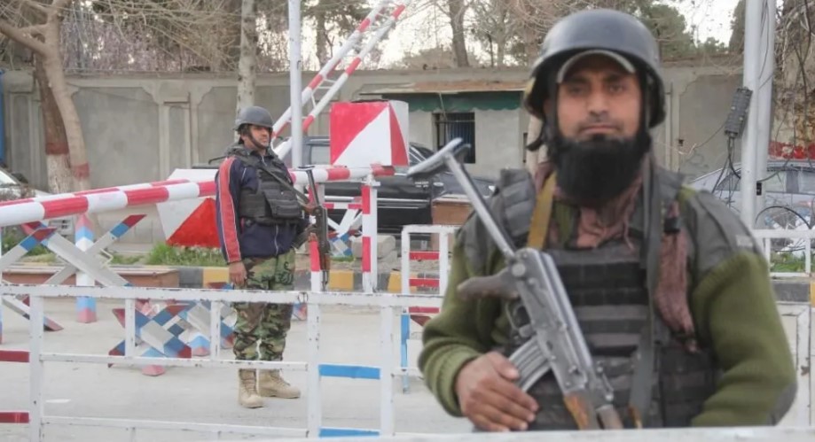 Massacre in Pakistan, several dead and hundreds hostages from train ...