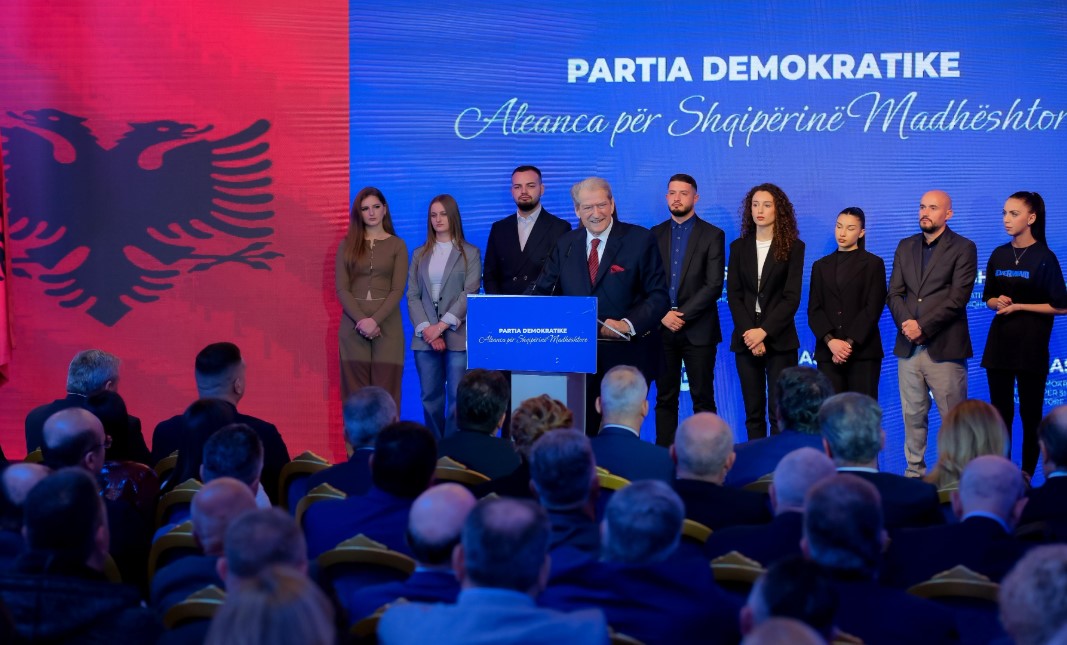 “Kjo është qeveri e pashpirt”/ Berisha: Nafta s’do jetë asnjë qindarkë ...