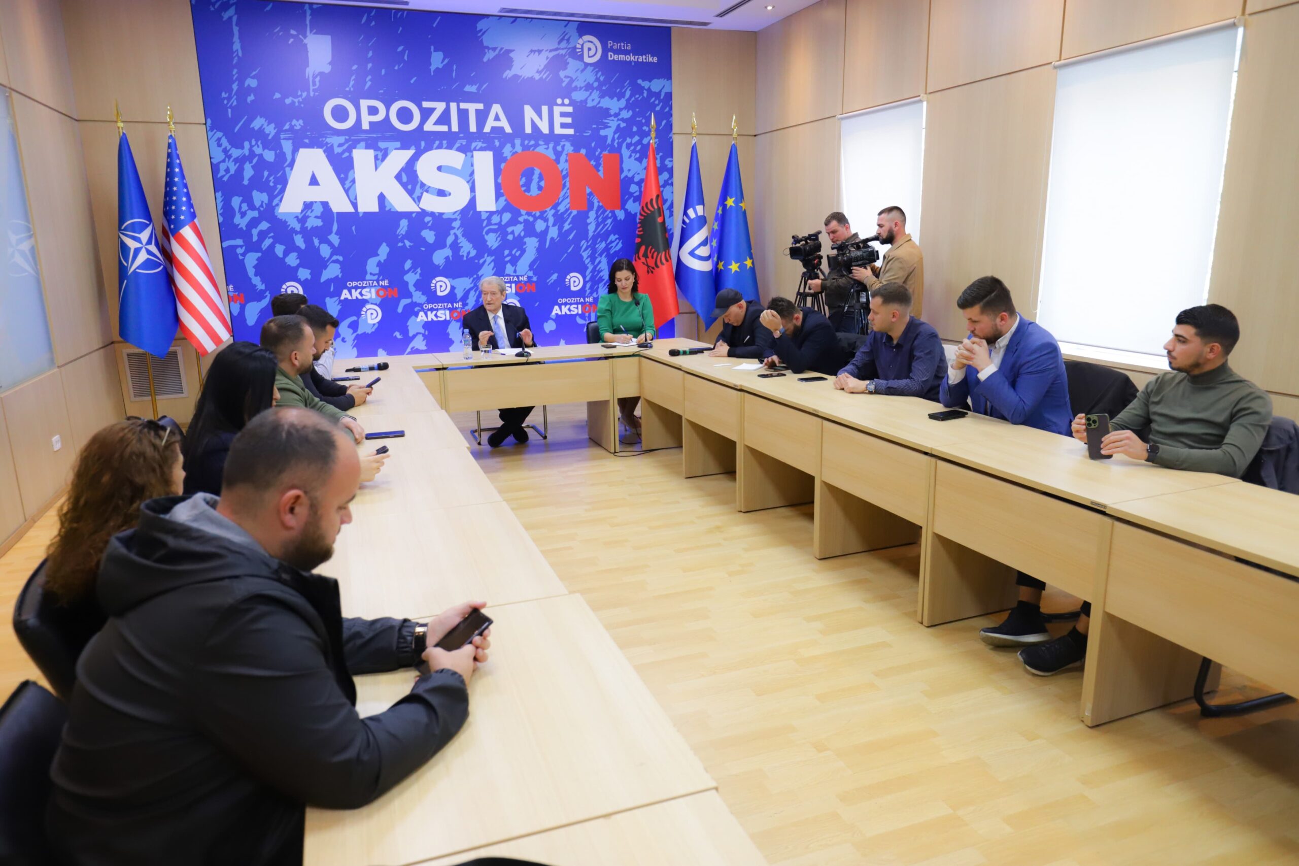 “Kujtim Gjuzi, më dinjitoz se Rama për kryeministrinë”, Berisha: Dikur ...