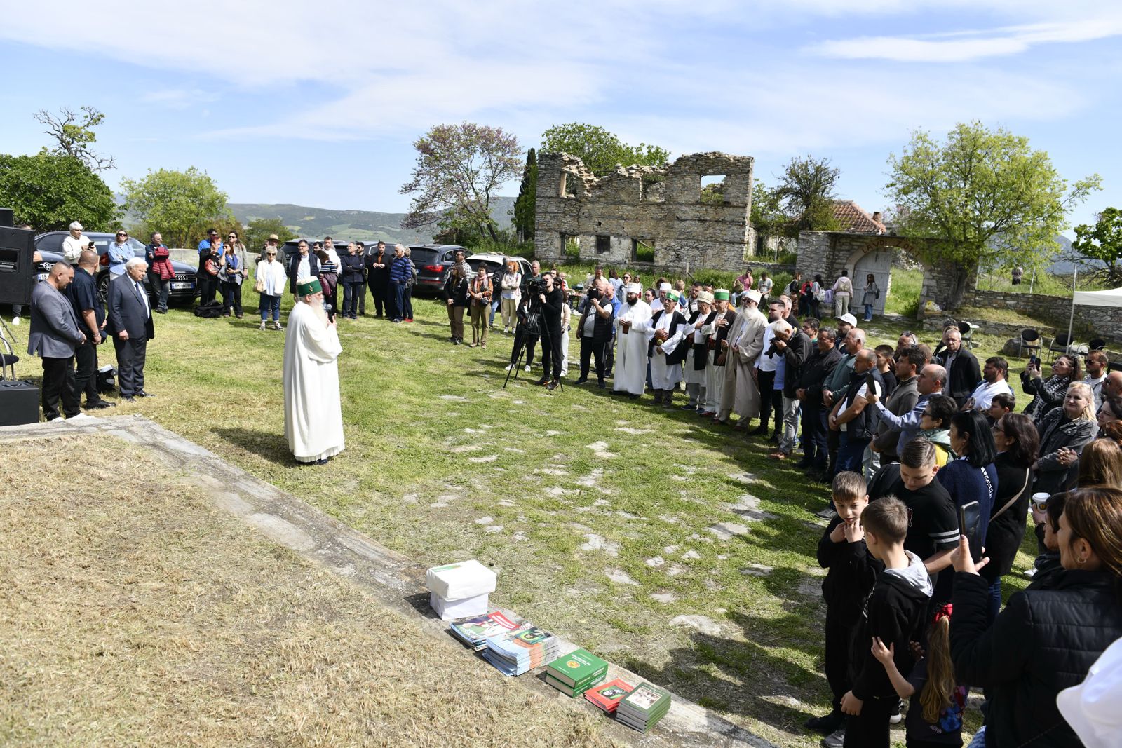 Great pilgrimage of believers / The sacred ceremony of the Bektashi ...