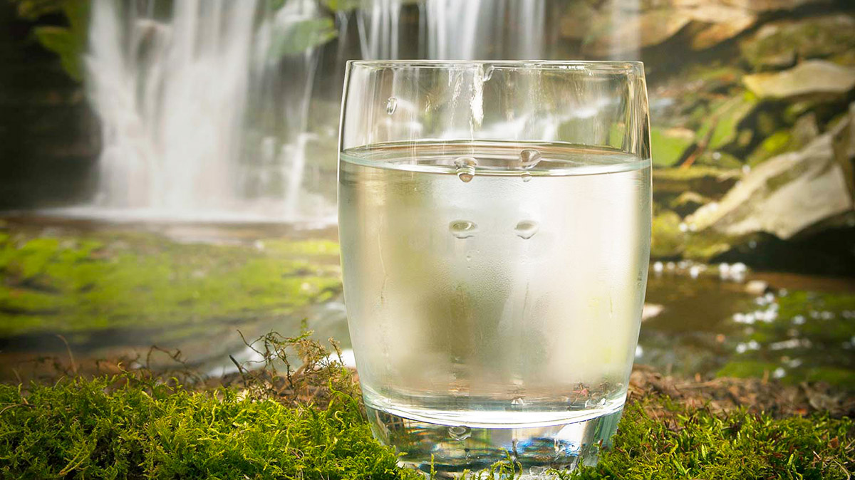 A mund të jetë dehidratimi i fshehur shkaku i lodhjes suaj gjatë ditës ...