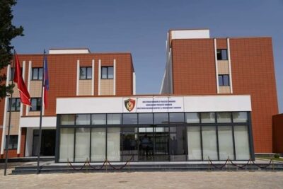 With a hammer, he robbed the bank in Shkodra two days ago, the 27-year ...