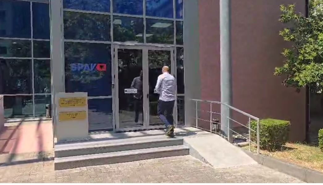 Aulon Kalaja paraqitet në SPAK, ja për çfarë pritet të pyetet ...