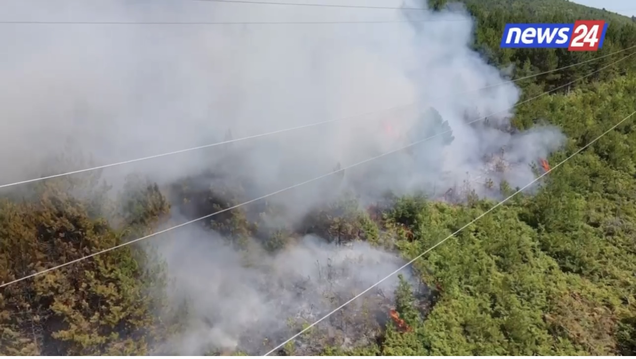 VIDEO/ Vijojnë zjarret në Kurorë Dardhë, evakuohen fshatrat Xath e Flet ...