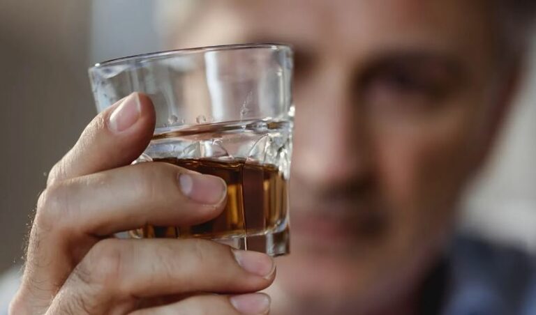Studimi i fundit paralajmëron se konsumimi e çdo sasie alkooli rrit ...