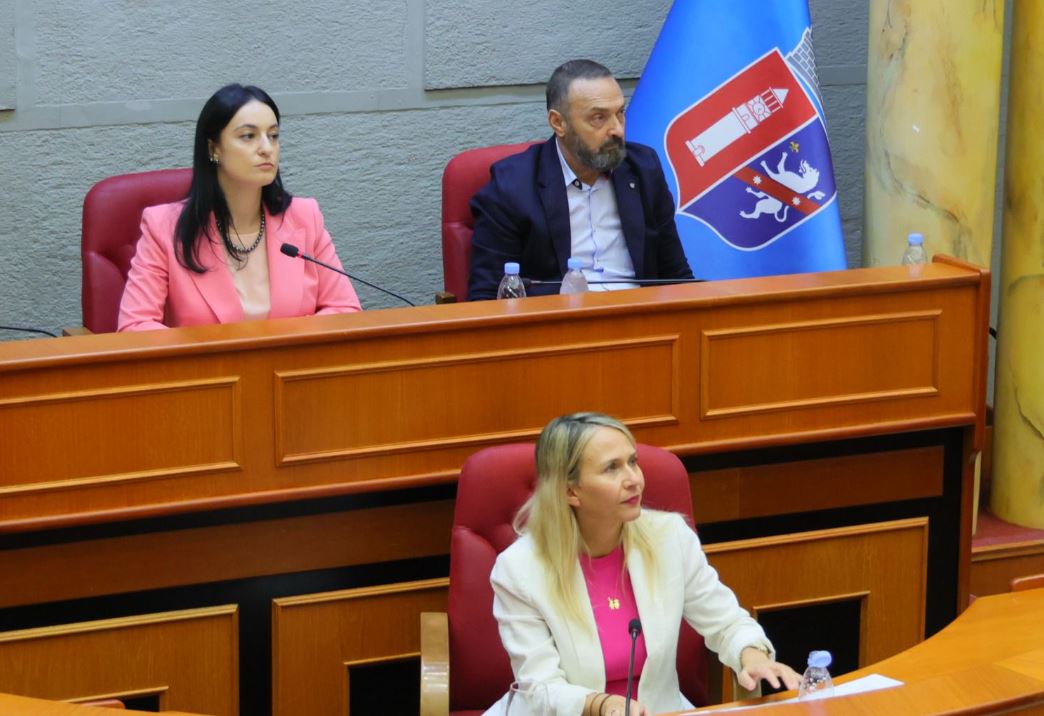 Këshilli Bashkiak, Ristani: 78 familje të tjera në Tiranë përfitojnë ...