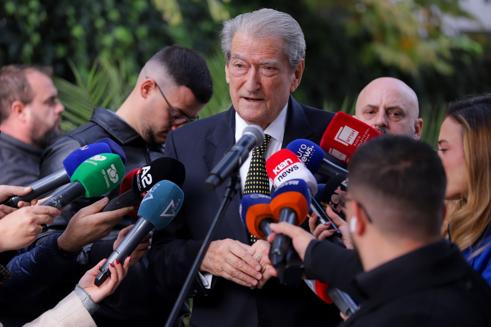“Basha më kërkoi të ndërhyj tek Ina Rama”, Berisha zbardh detaje nga ...