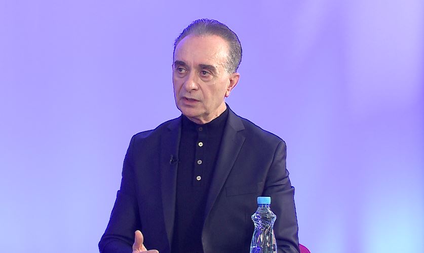 “E paprecedentë! Në një gjimnaz në Tiranë shkoi broshura që flet për ...